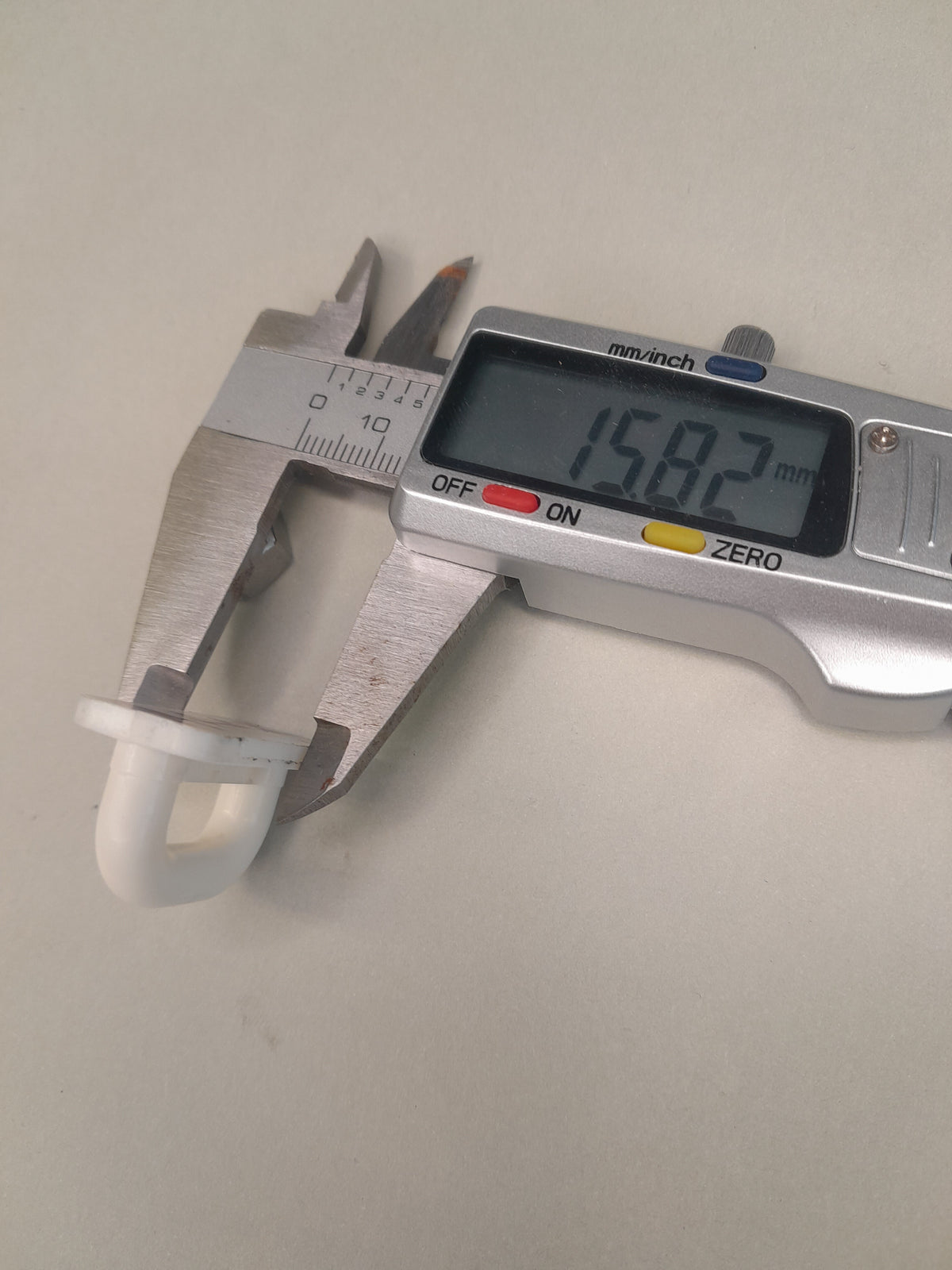 15.5mm Plastic Sail Slide #BB-A007 — Sail Exchange