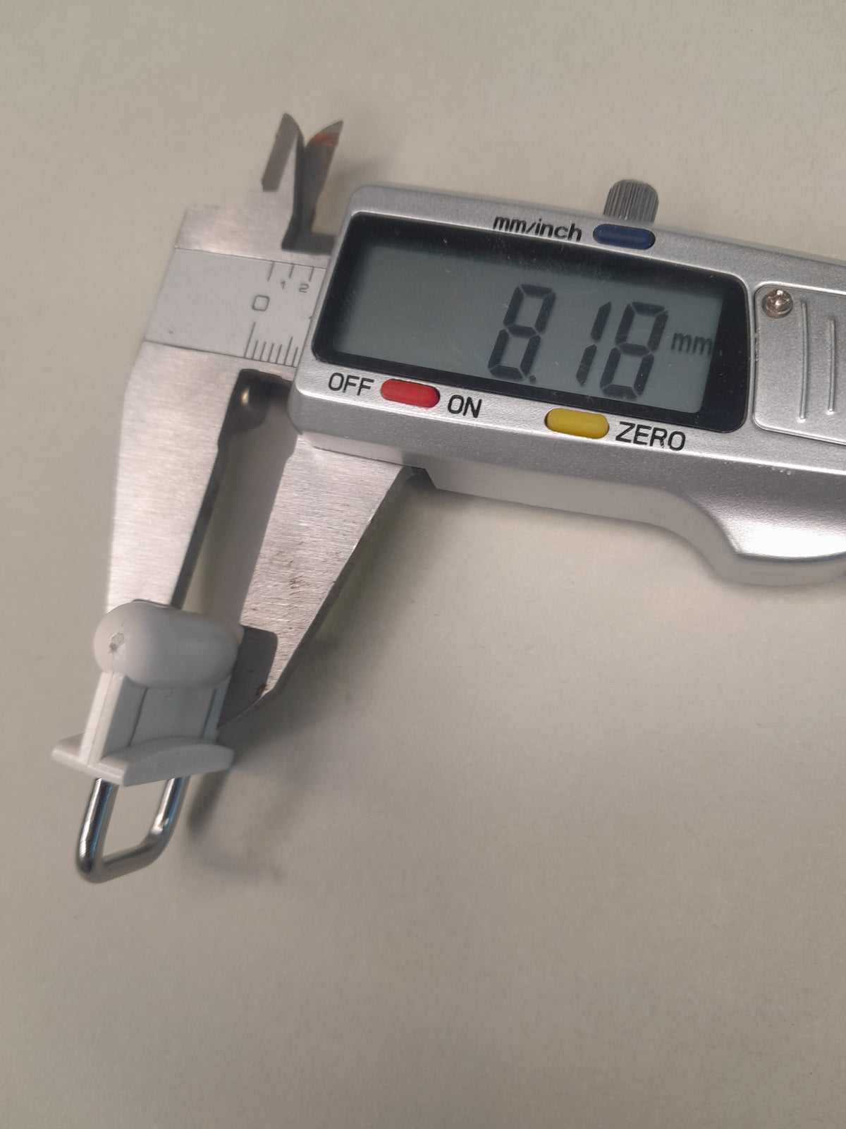 8mm Plastic Sail Slug Steel Bail #WF-A017S — Sail Exchange